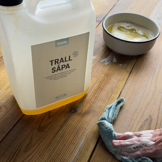 Såpa altan och trall med Sunda Trallsåpa