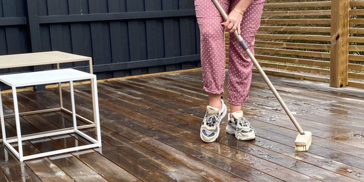 Såpa altan och trall med Sunda Trallsåpa